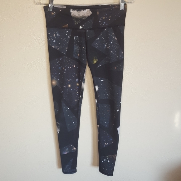 ALO Yoga | Pants & Jumpsuits | Alo Yoga Gray Airbrushed Vapor Space ...
